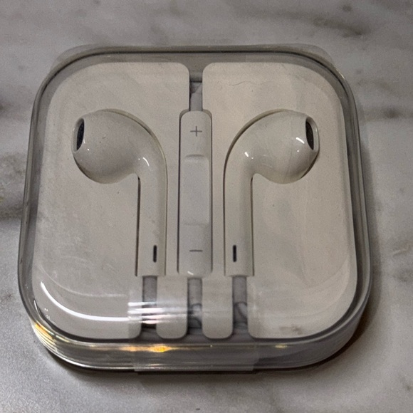 Apple | Headphones | New Original Apple Corded Earpods With 35mm Plug ...